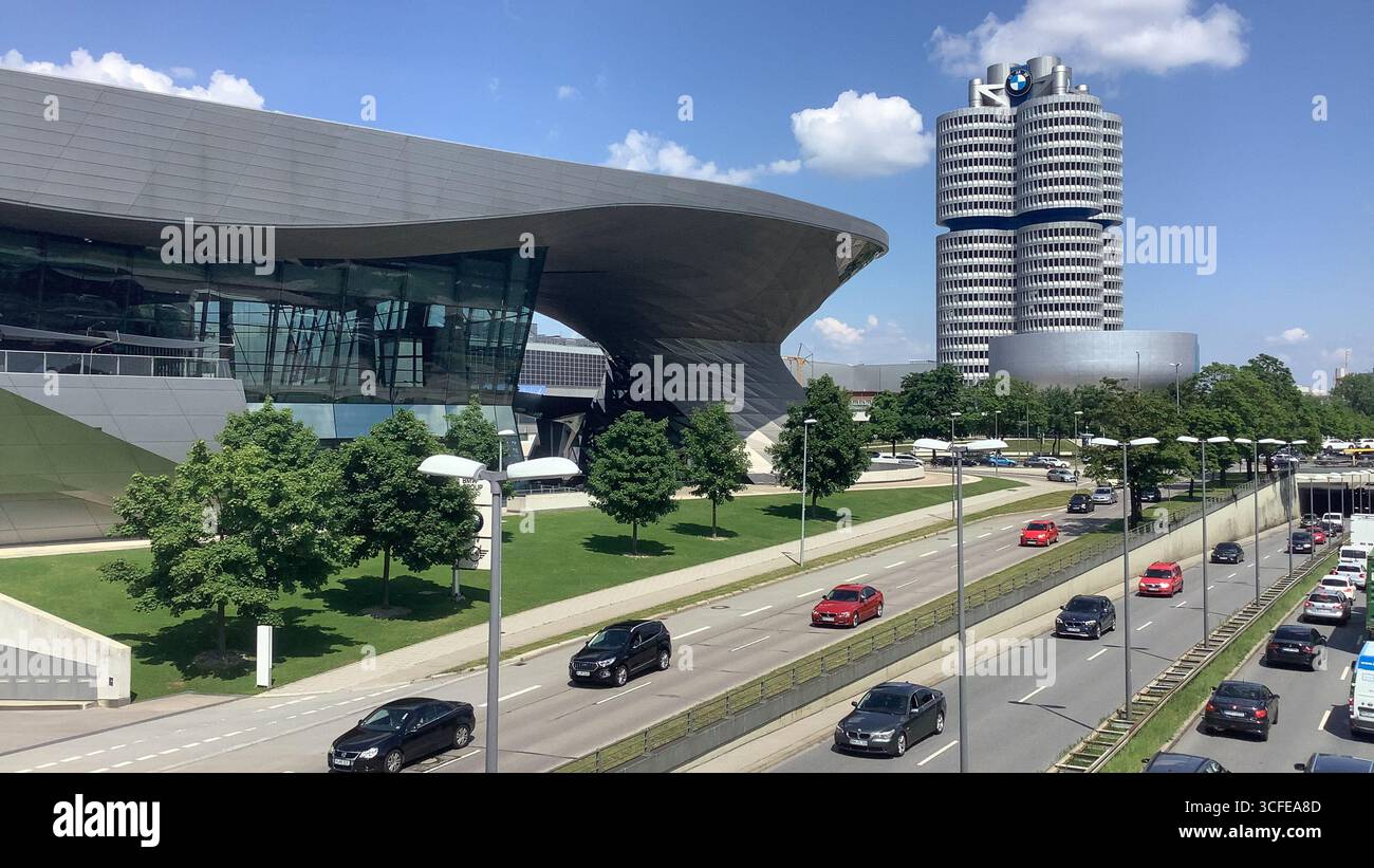 Modern architecture of BMW Welt and the iconic BMW Four-Cylinder ...