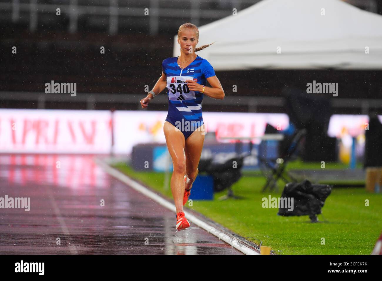 STOCKHOLM, SWEDEN 20250822Liv Dinis (206), Evelina Henriksson (250 ...