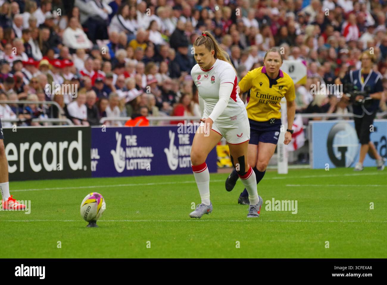 Sunderland, England, 22 August 2025. Zoe Harrison kicking a conversion ...