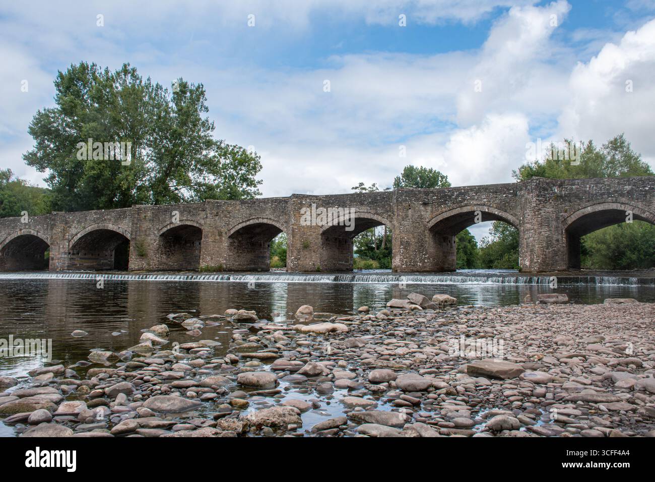 River water level low during summer 2025 hi-res stock photography and images - Alamy