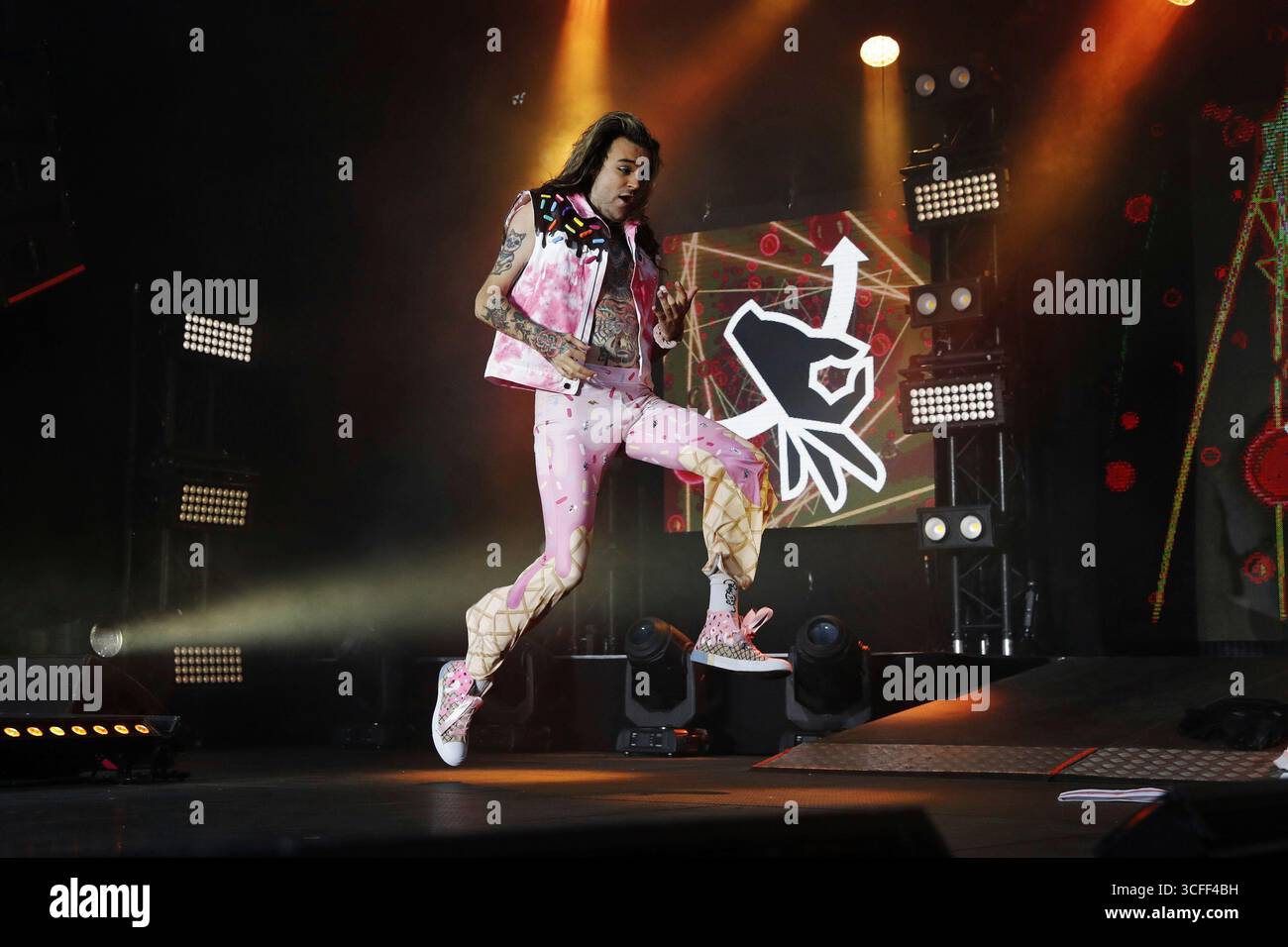 Sven Smith "Sven Spandex" of the Netherlands performs during the Air ...