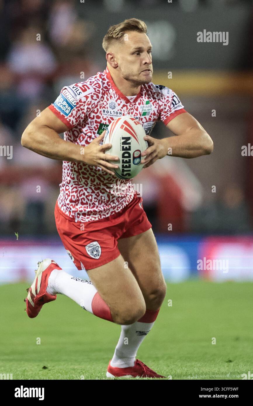 Brad Dwyer of Leigh Leopards breaks with the ball during the Betfred ...