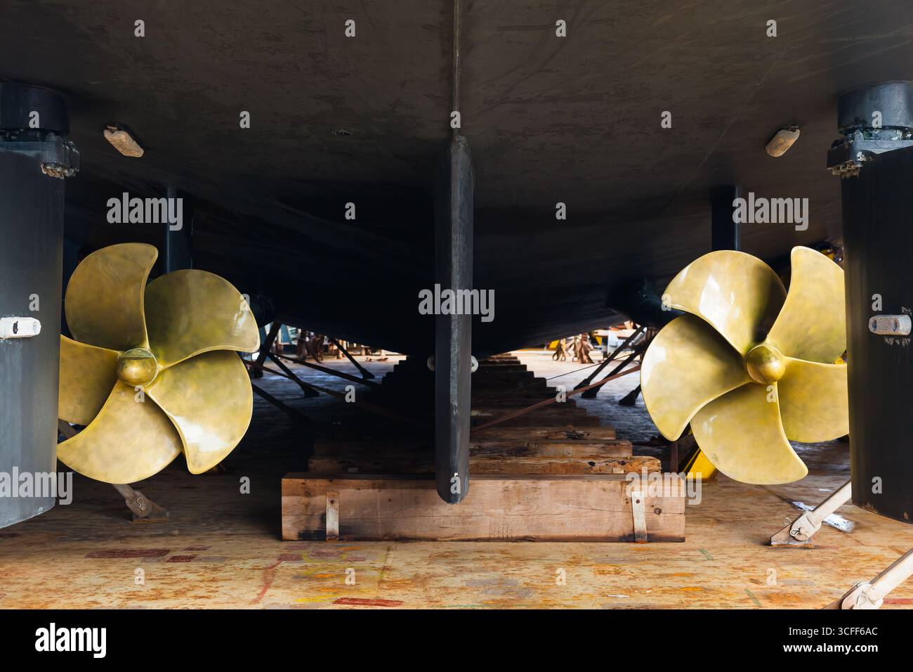 Galvanic corrosion of propellers hi-res stock photography and images ...