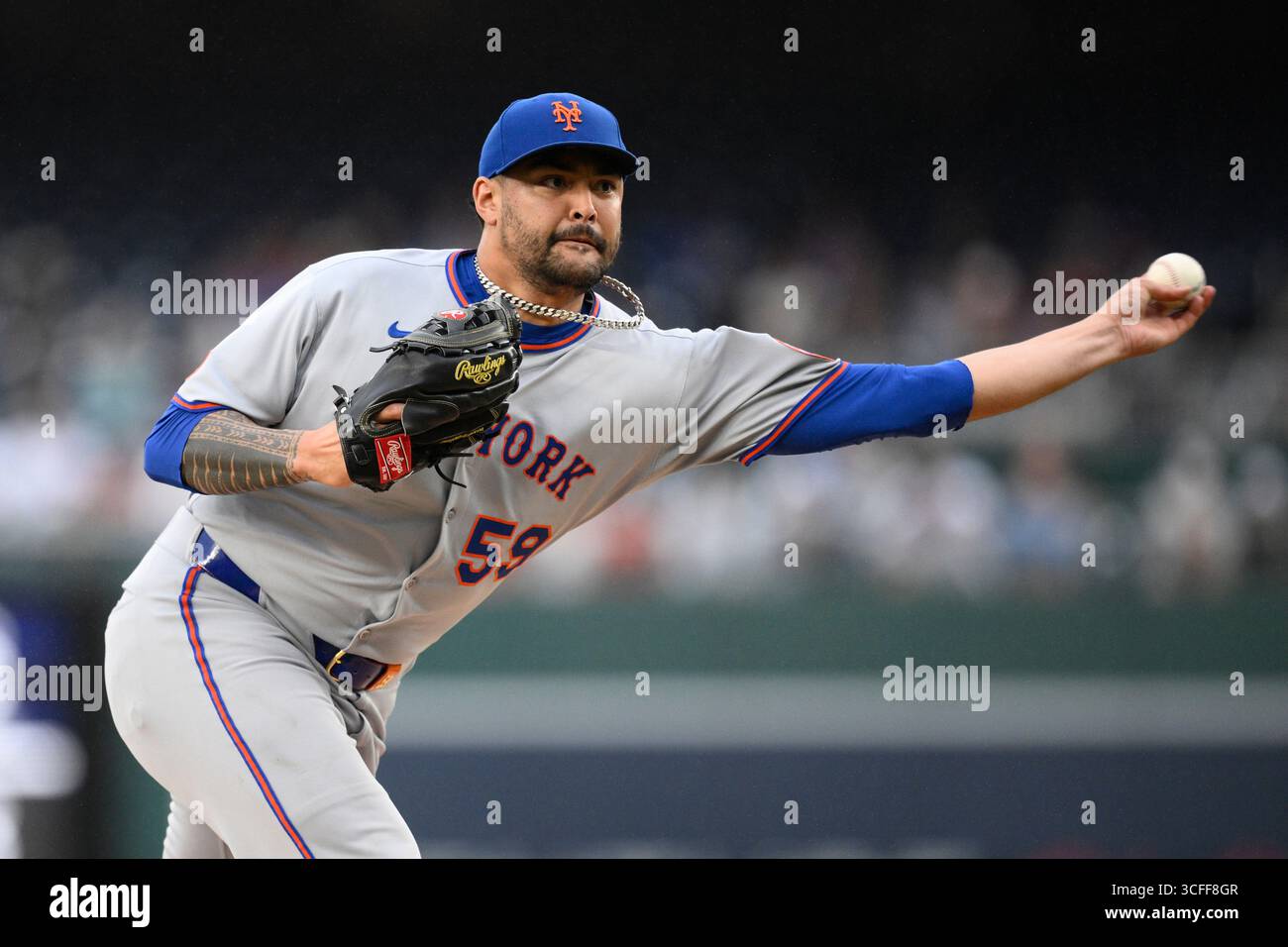 New York Mets starting pitcher Sean Manaea (59) in action during a ...