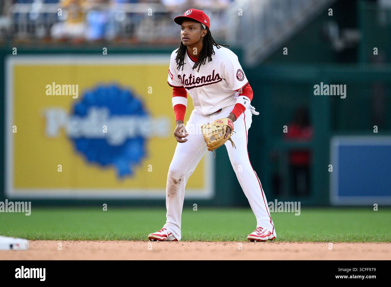 Washington Nationals shortstop CJ Abrams (5) in action during a ...