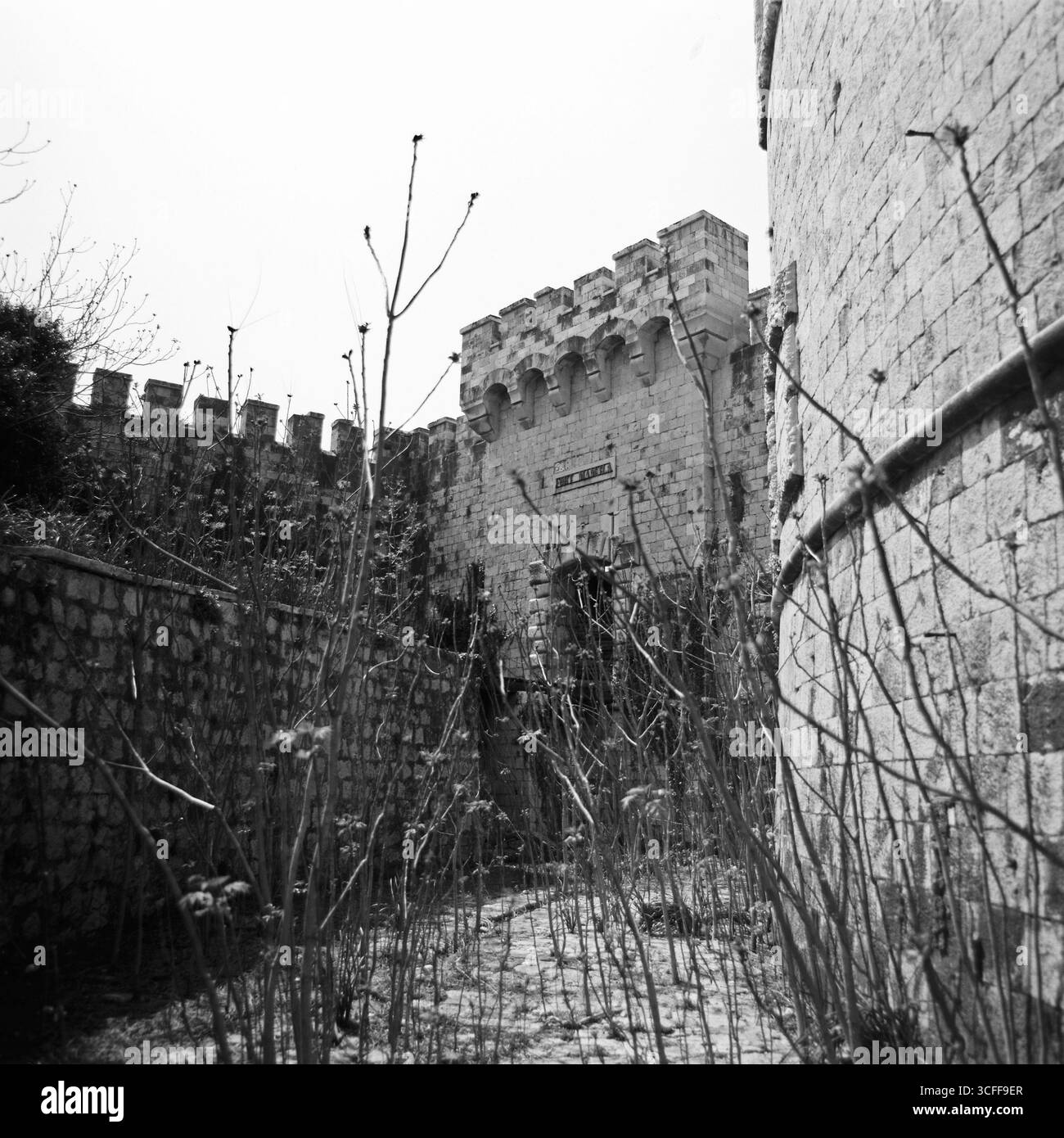 Walls fortress Black and White Stock Photos & Images - Alamy