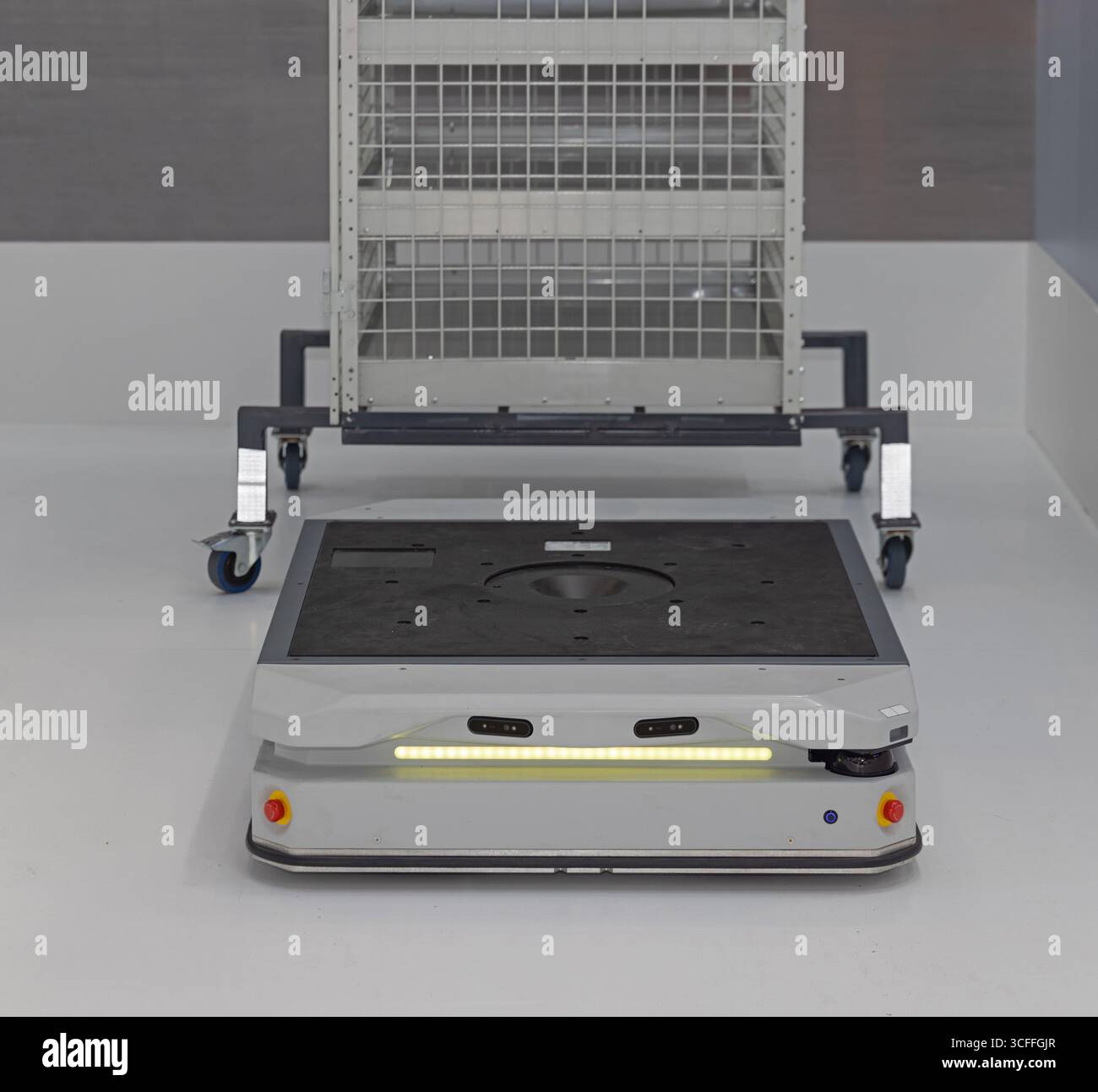 Autonomous Robotic Distribution Warehouse Automation Mobile Robot Flow ...