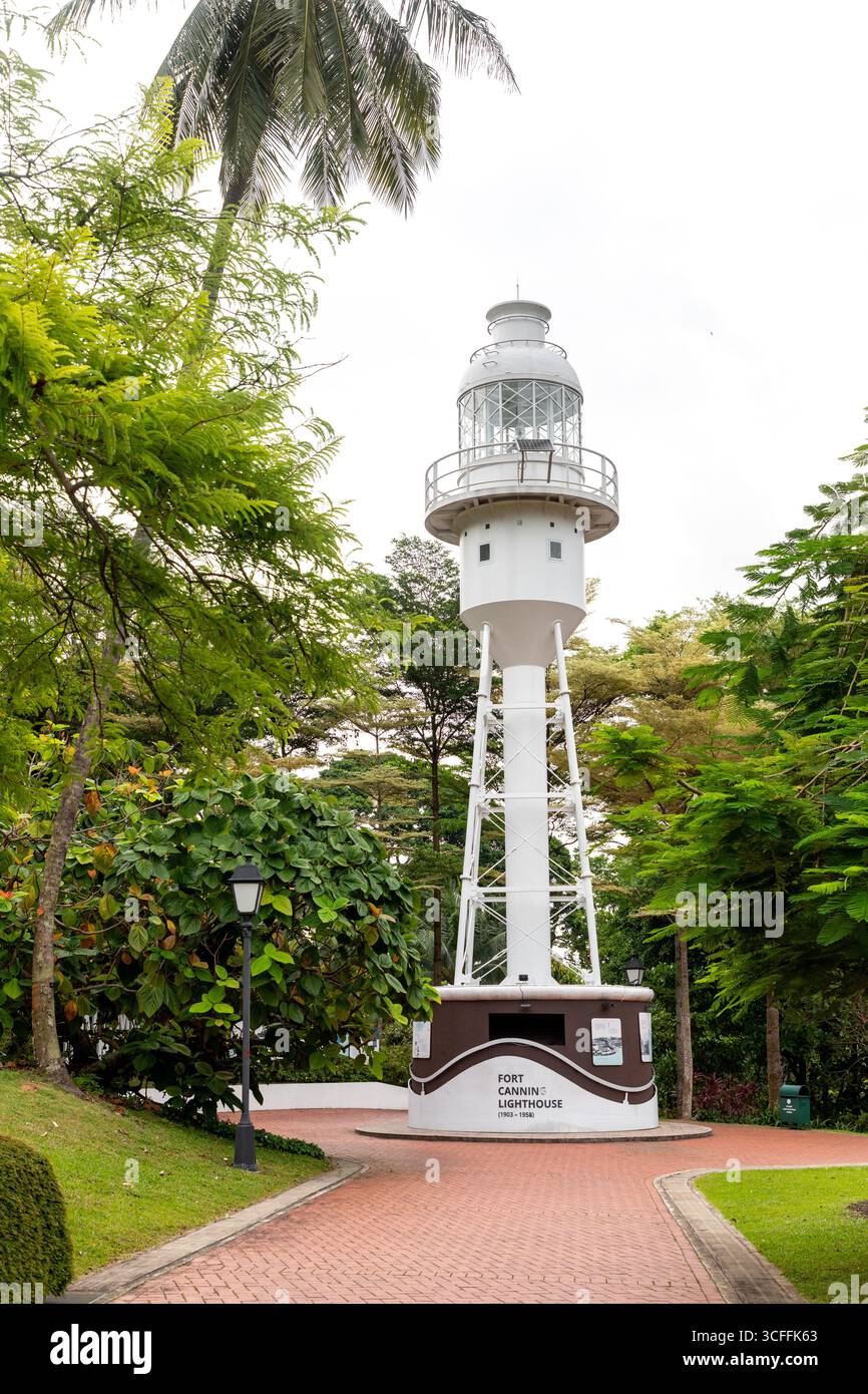 Fort Canning Lighthouse: Fort Canning Lighthouse, originally built in ...