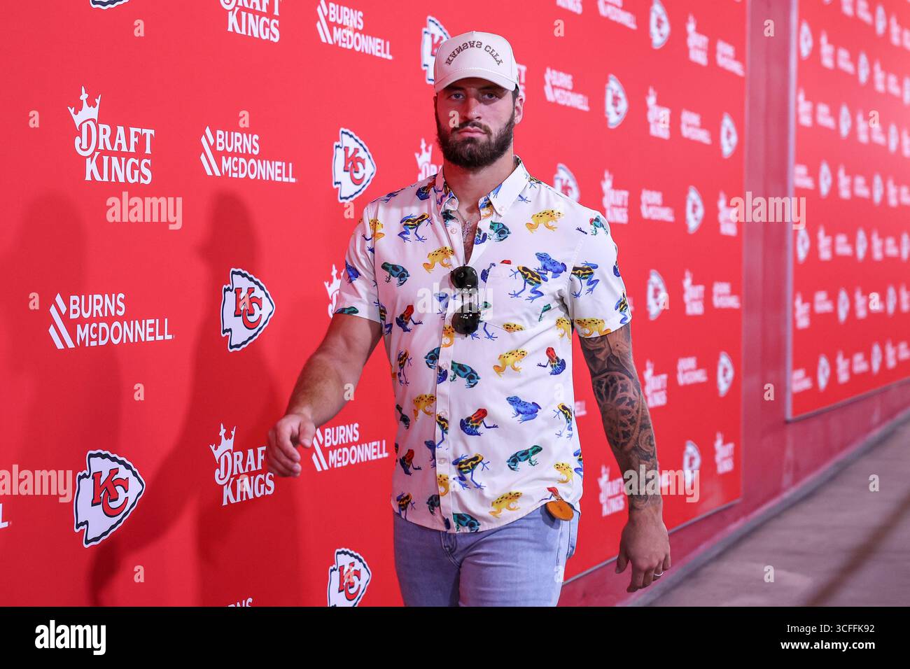 August 22, 2025: Kansas City Chiefs tight end Noah Gray (83) arrives ...