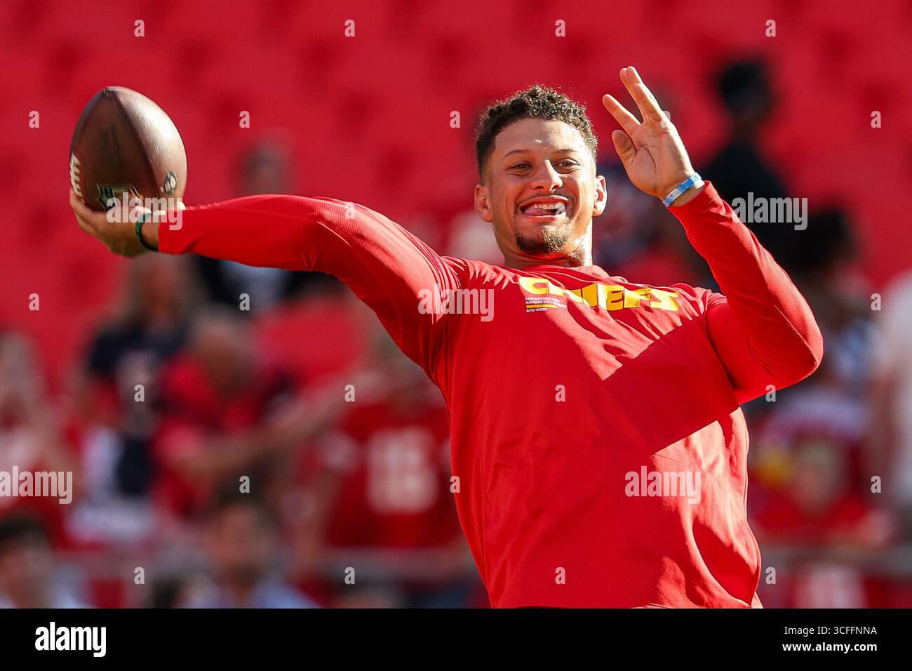 August 22, 2025: Kansas City Chiefs quarterback Patrick Mahomes (15 ...