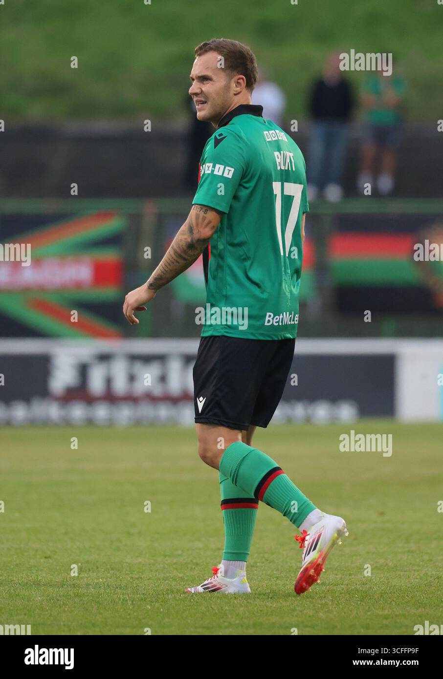 Glentoran 2025 2026 season hi-res stock photography and images - Alamy
