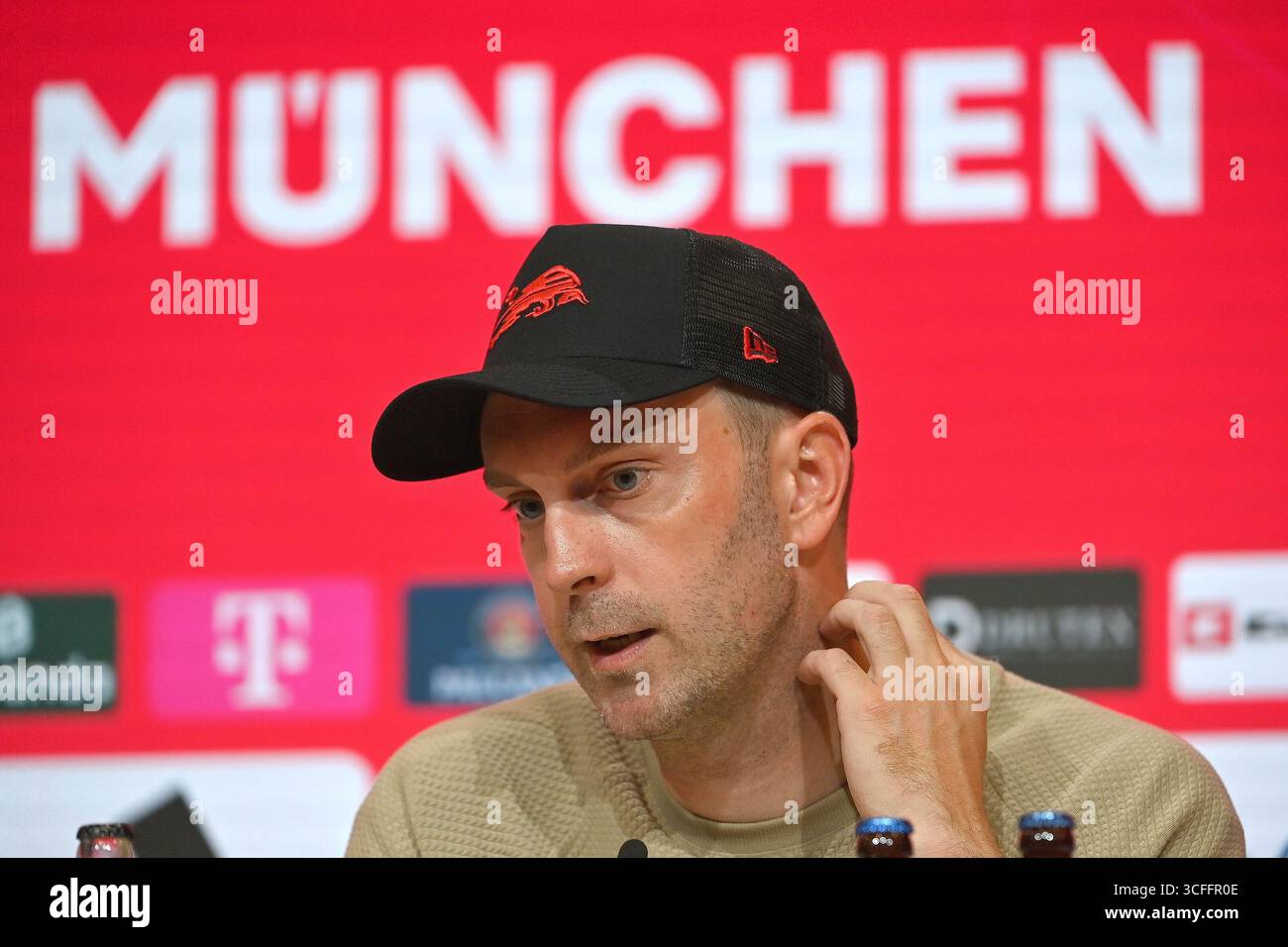 Coach Ole Werner (Leipzig), single image, cropped single motif ...