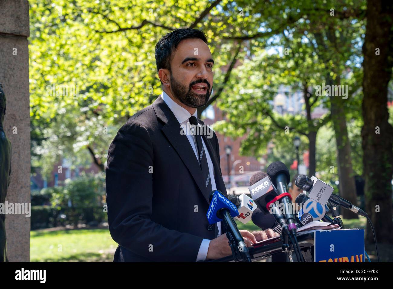 Latest mamdani hi-res stock photography and images - Alamy