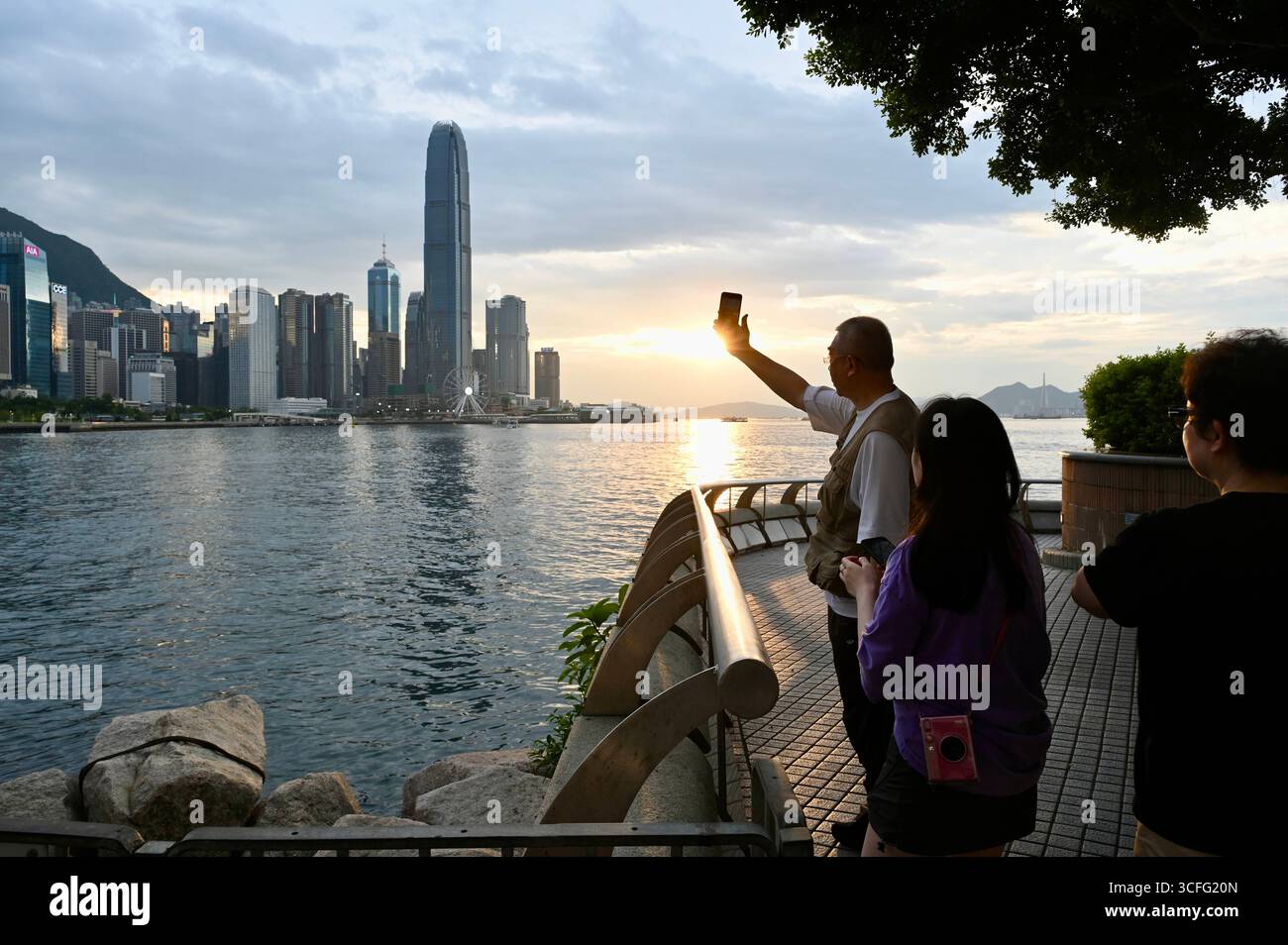 Hong Kong Typhoon Signal No. 3 Stock Photo - Alamy