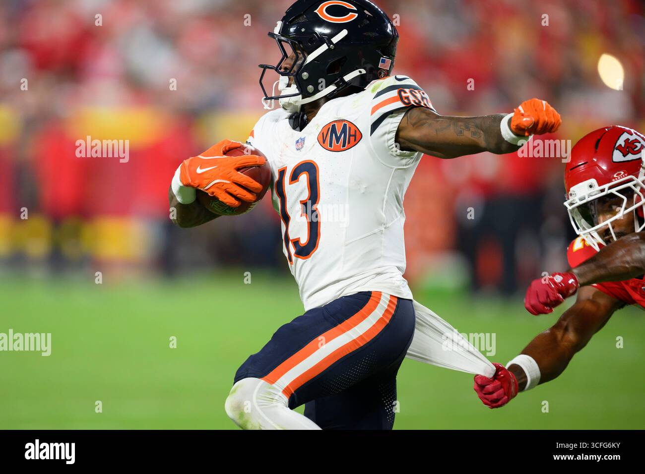 Chicago Bears wide receiver Maurice Alexander (13) escapes a Kansas ...