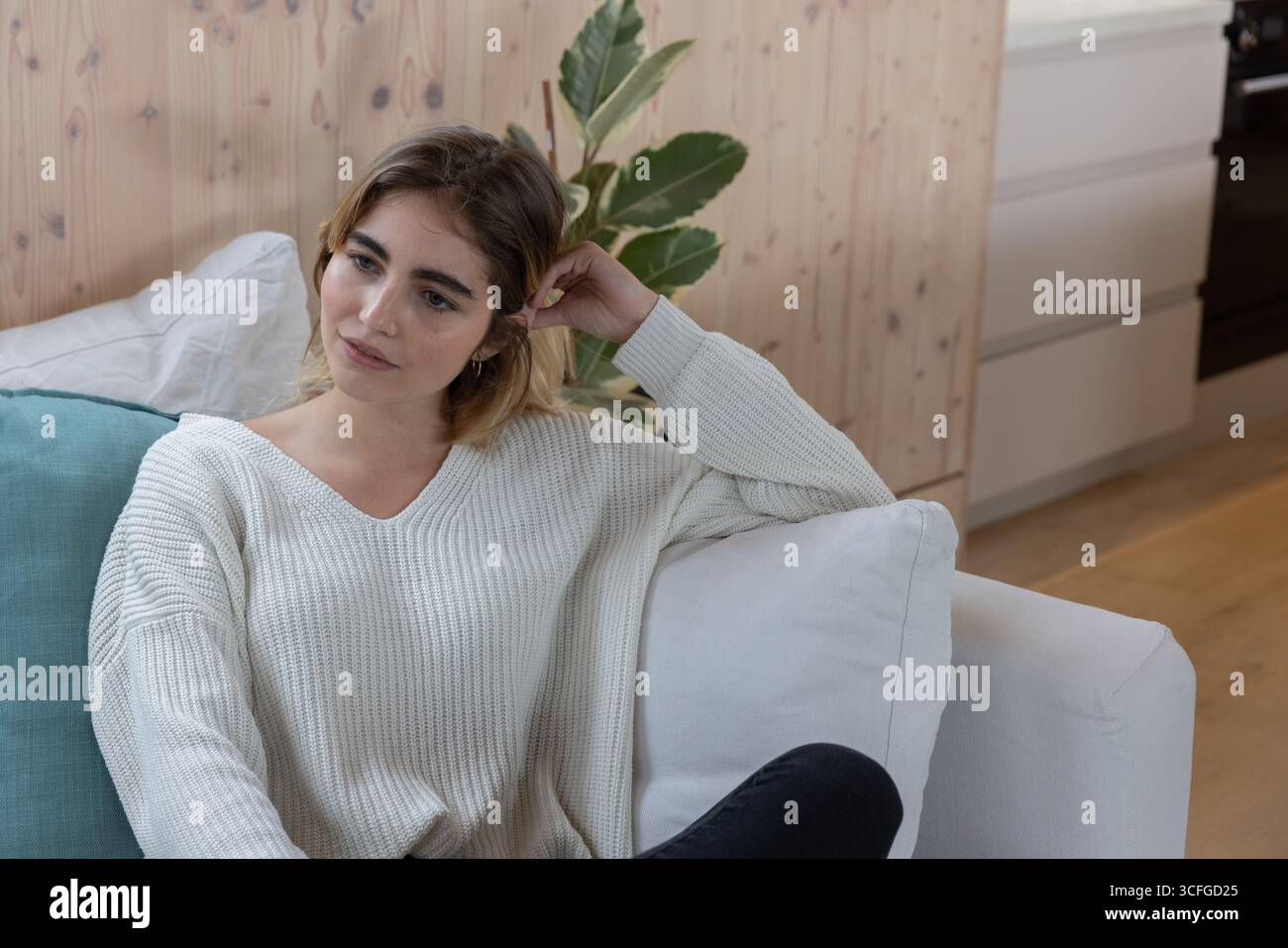 Dark teal cabinets hi-res stock photography and images - Alamy