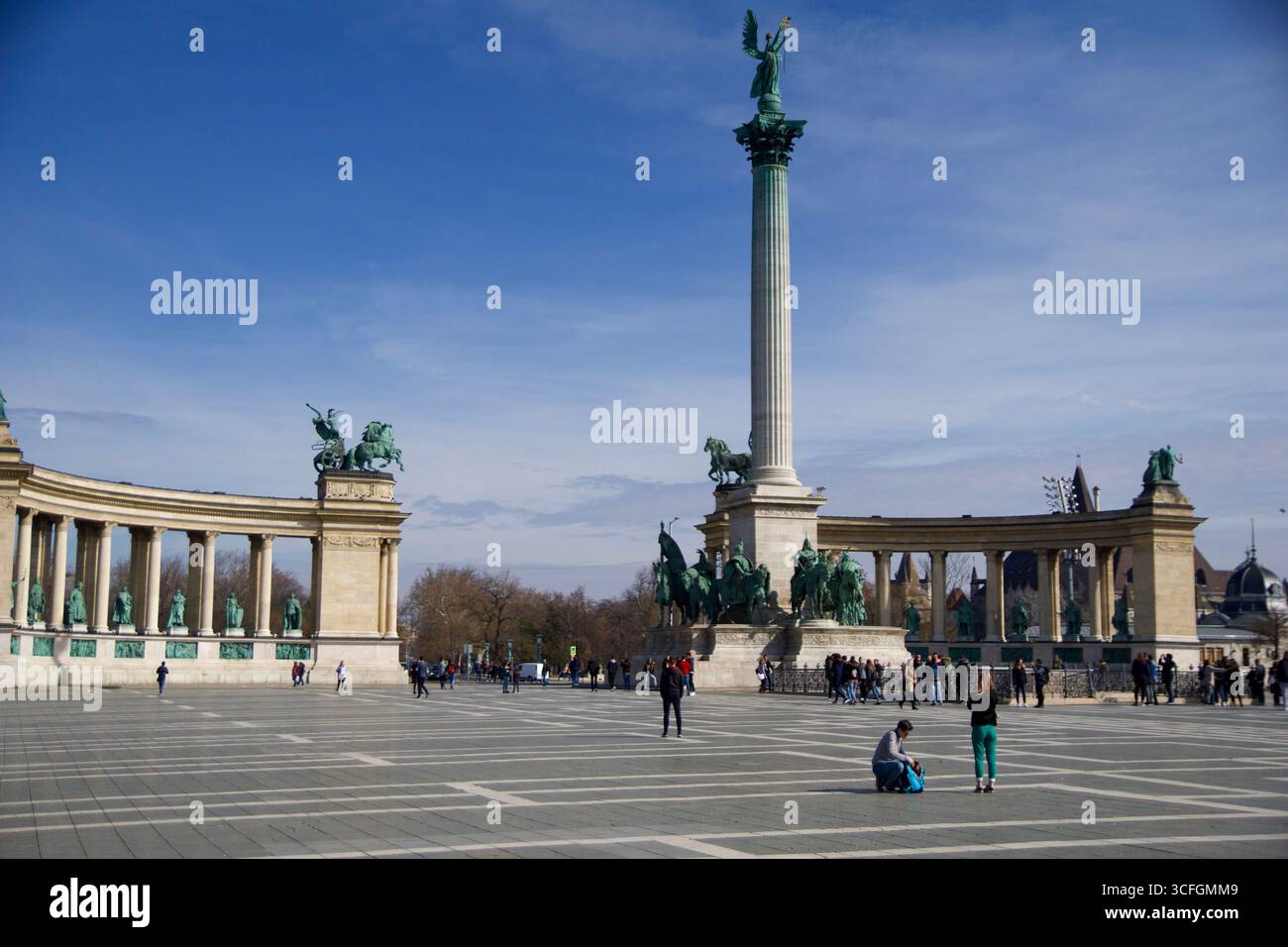 Heroessquare hi-res stock photography and images - Alamy