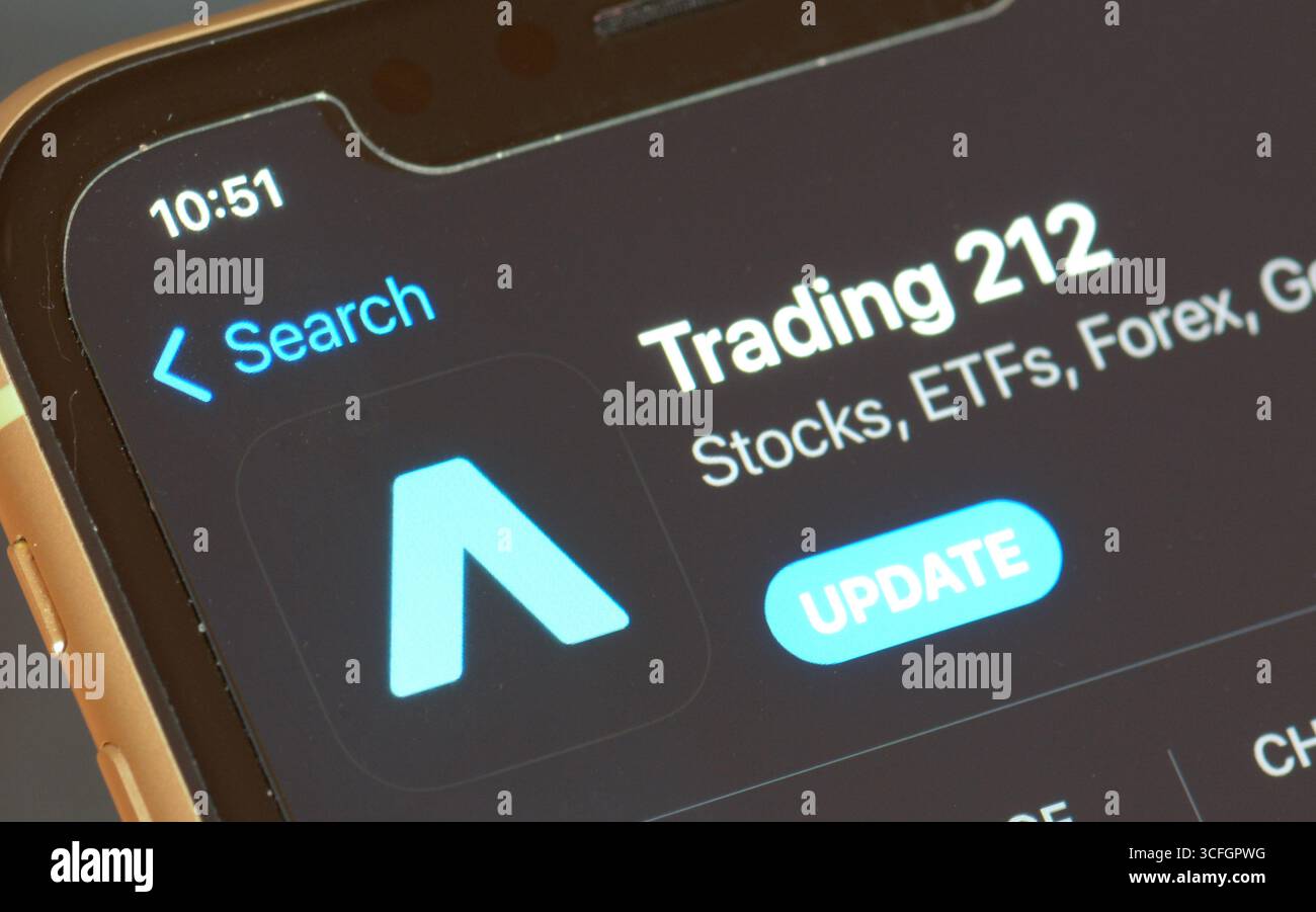 Apple investment hi-res stock photography and images - Alamy