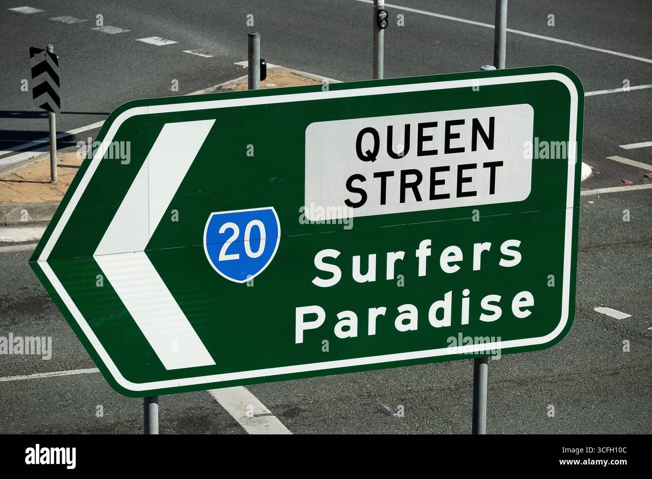 Paradise street sign hi-res stock photography and images - Alamy