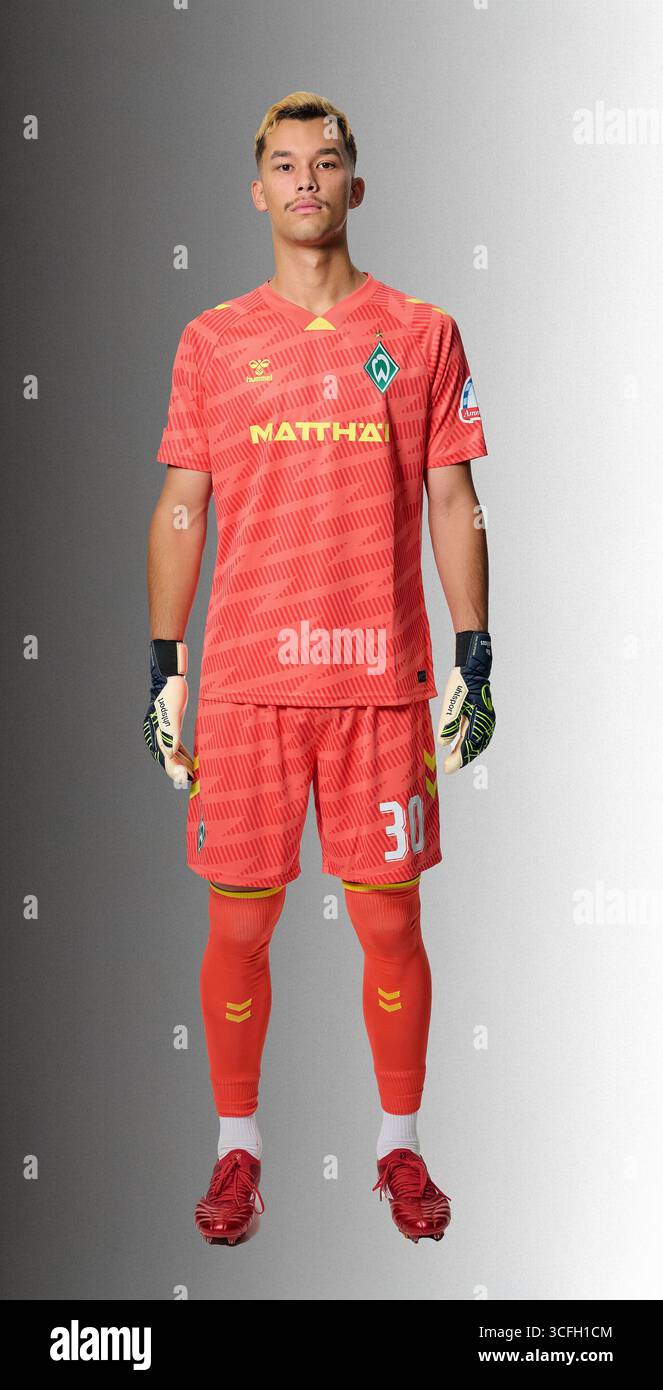 Mio Backhaus (Werder Bremen #30); 1.BL Porträttermin 2025/2026, Foto ...