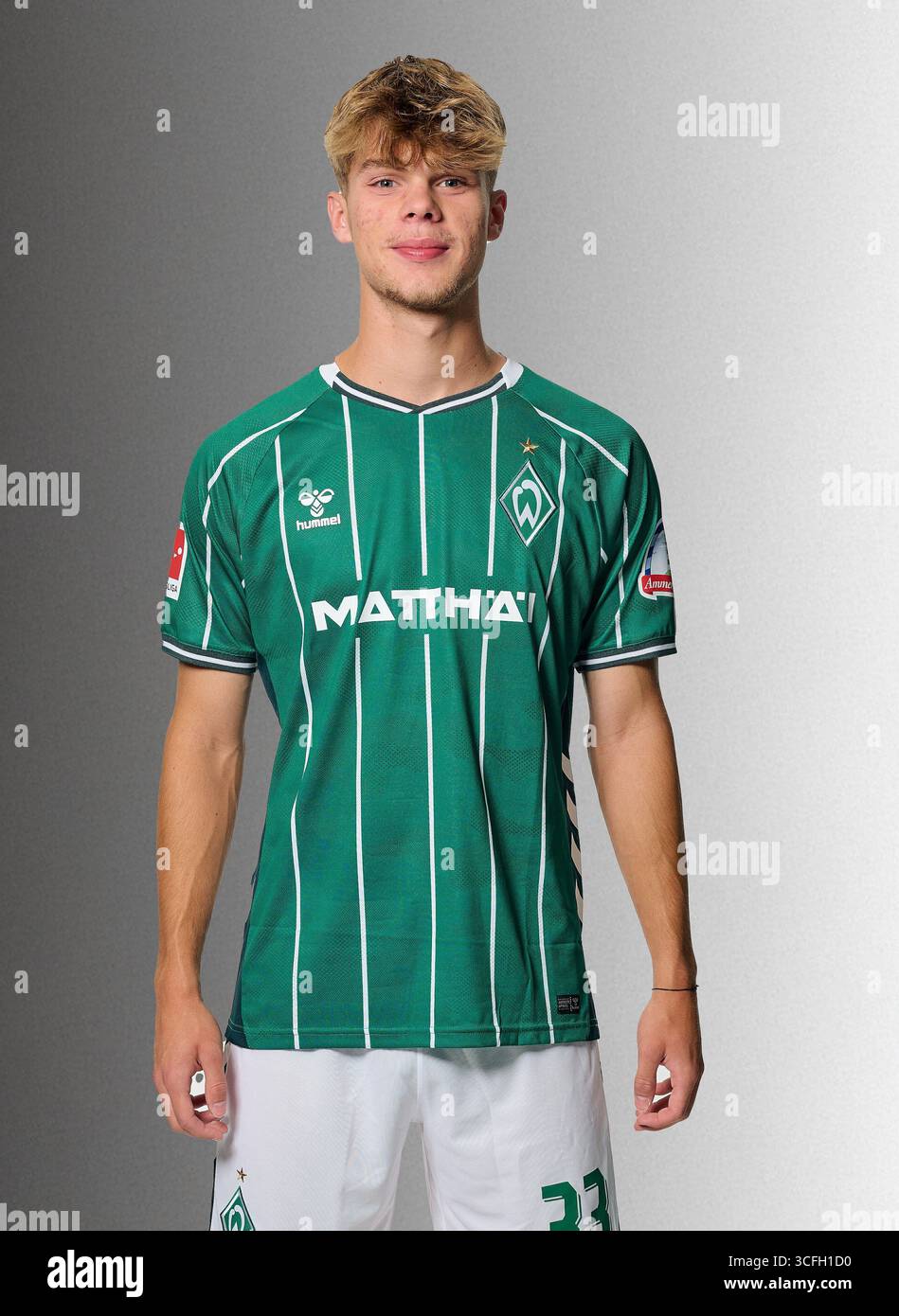 Mick Schmetgens (Werder Bremen #x33; 1.BL Porträttermin 2025/2026, Foto ...