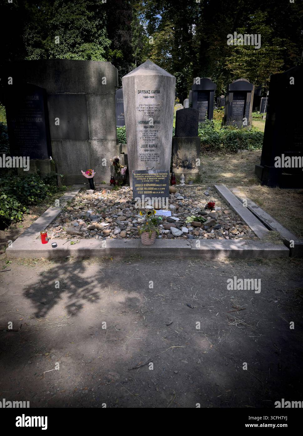 Franz Kafka, Jewish Cemetery *** Franz Kafka, Jewish Cemetery Stock ...