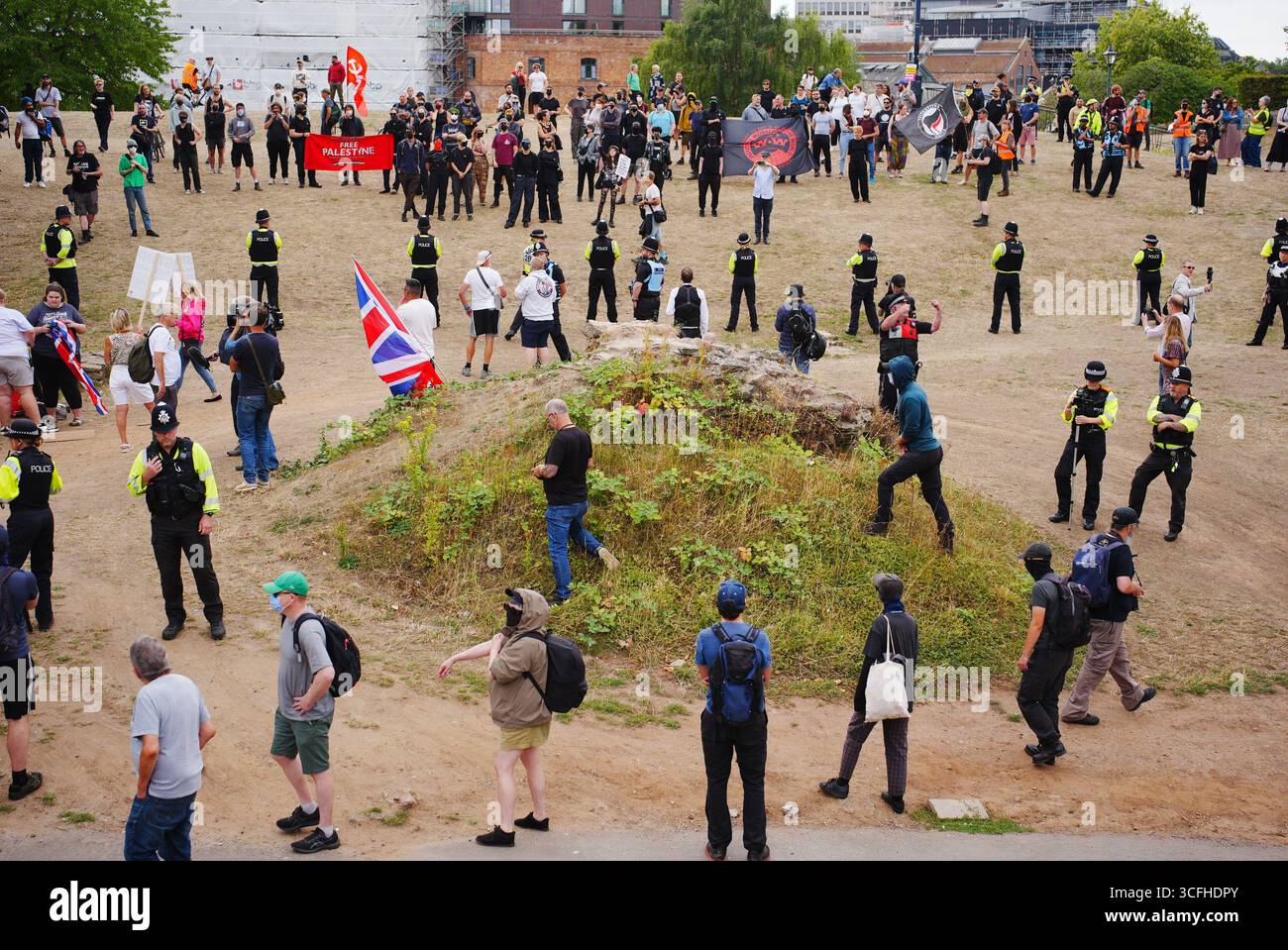 Abolish Asylum System protesters and counter protesters at Castle Park ...