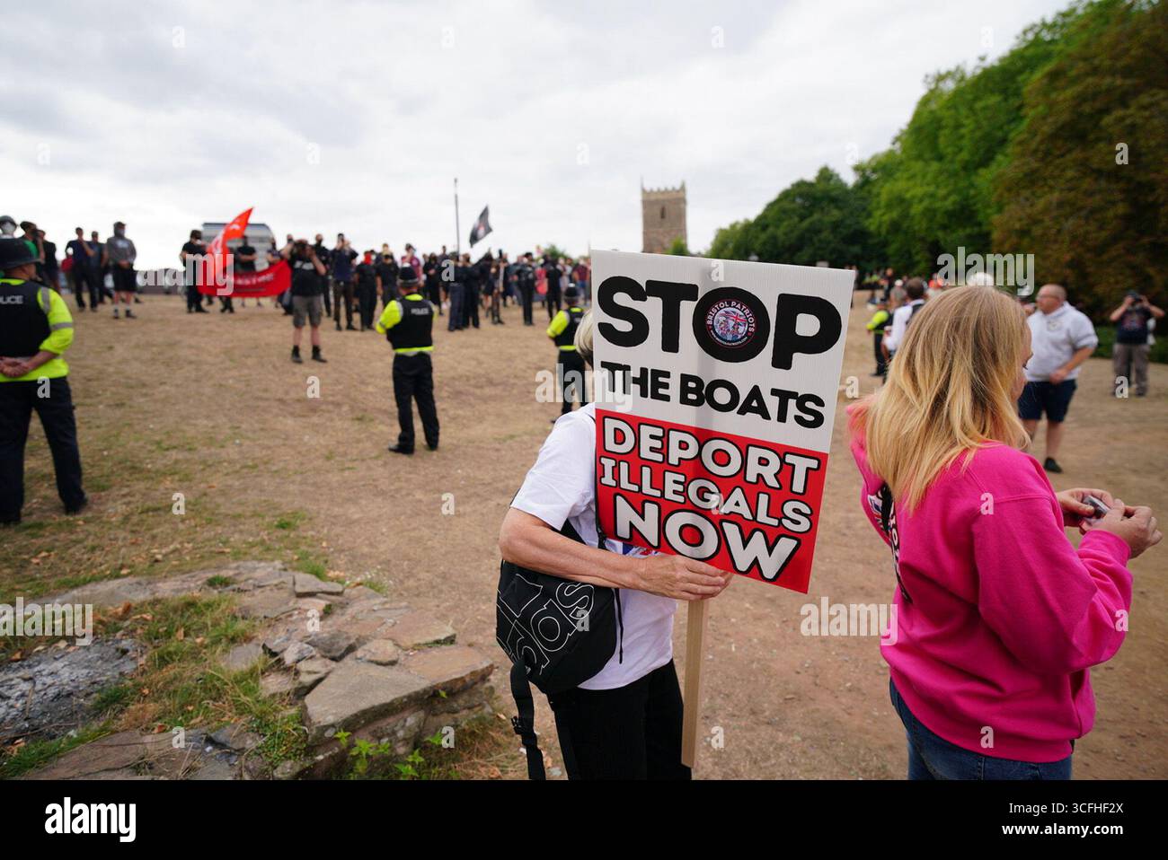 Abolish Asylum System protesters and counter protesters at Castle Park ...