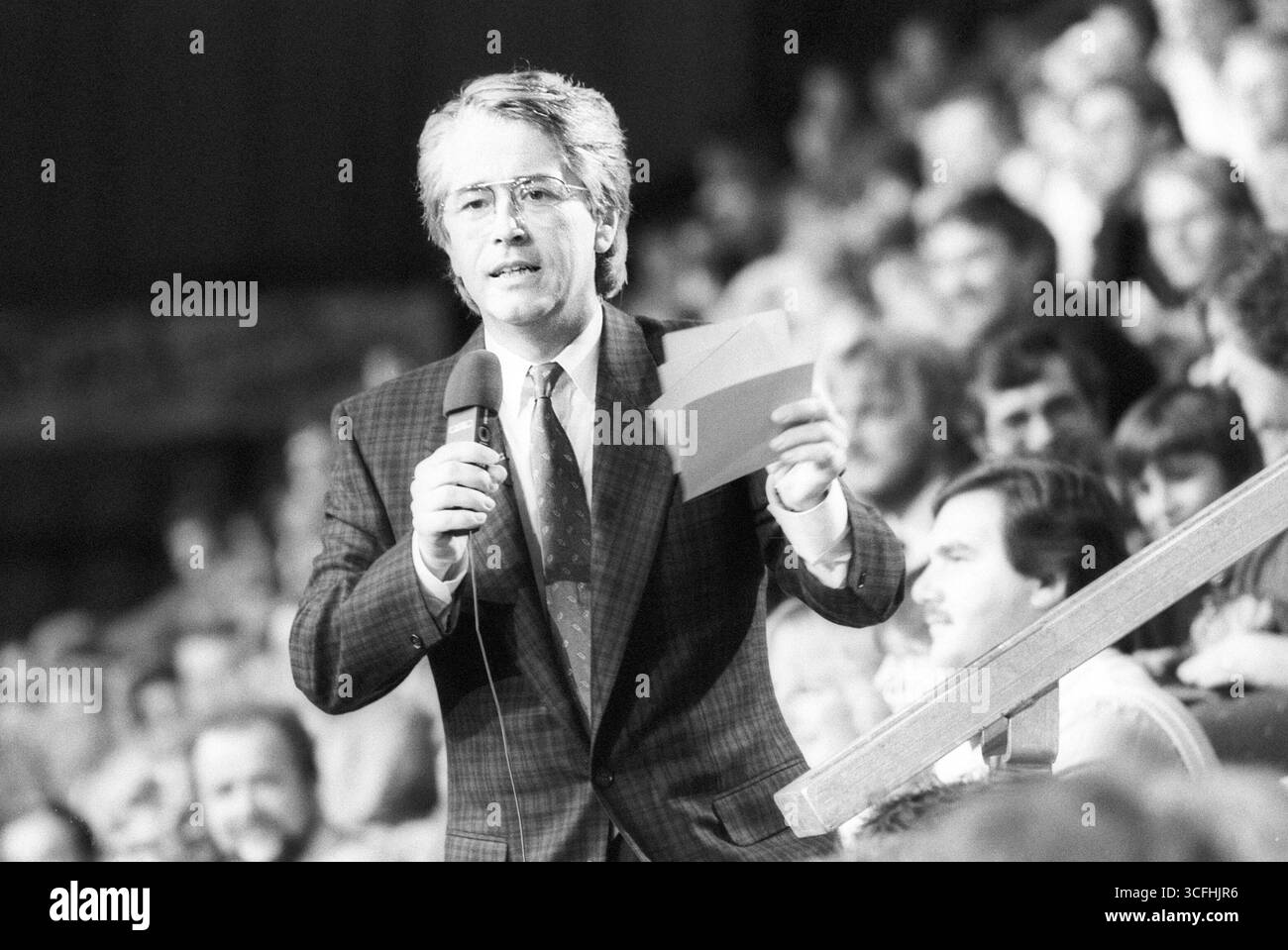 Tv presenter 21 Black and White Stock Photos & Images - Alamy