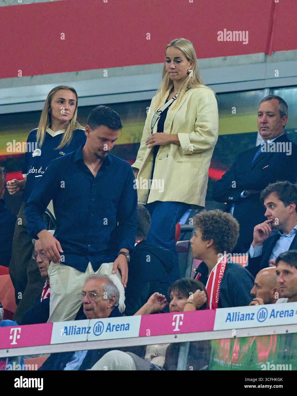 Giulia Gwinn of Bayern Muenchen with boyfriend Constantin Frommann ...