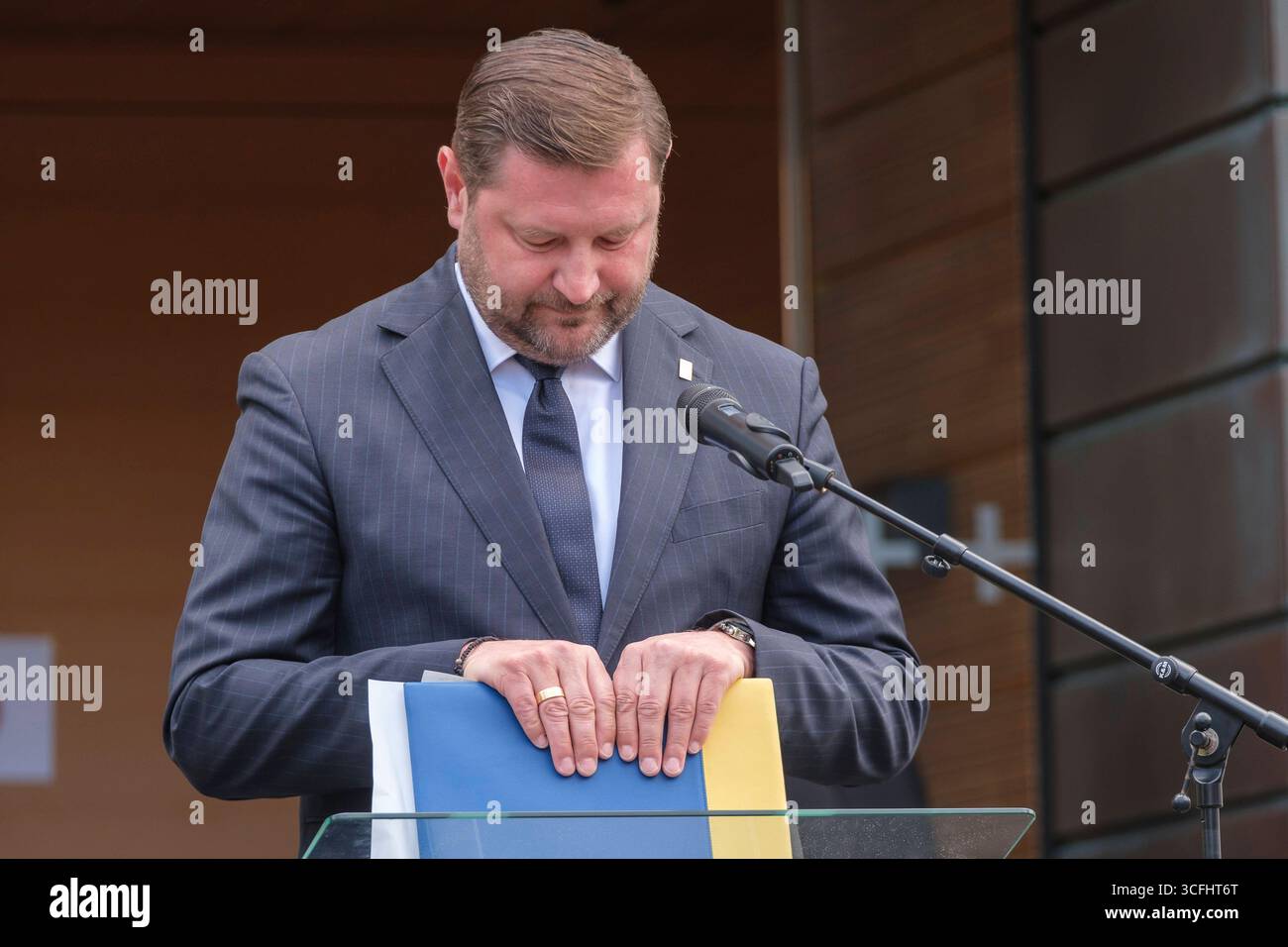 Ein Jahr nach dem terroristischen Anschlag in Solingen wird am Samstag ...