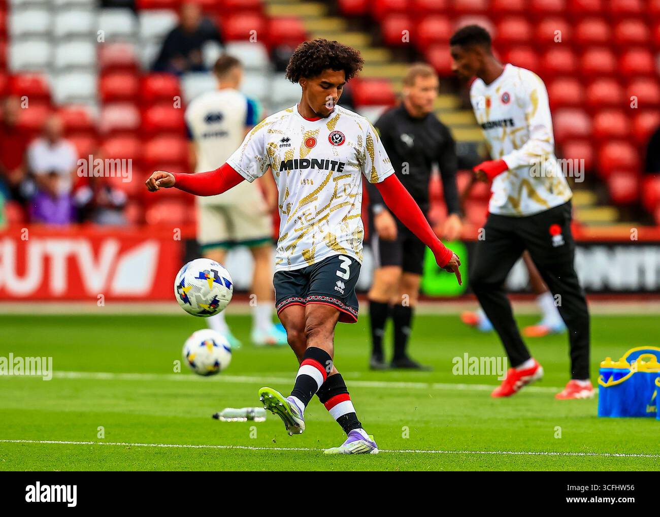 Sam McCallum of Sheffield United in the pregame warmup session during ...