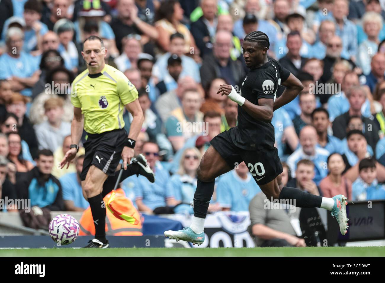 Mohammed Kudus of Tottenham Hotspur breaks with the ball during the ...