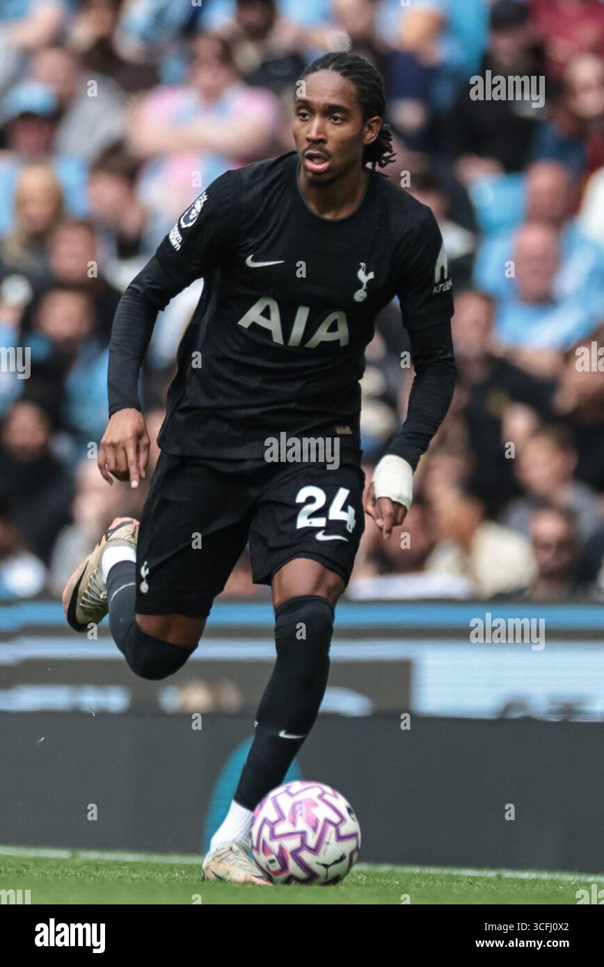Djed Spence of Tottenham Hotspur breaks with the ball during the ...