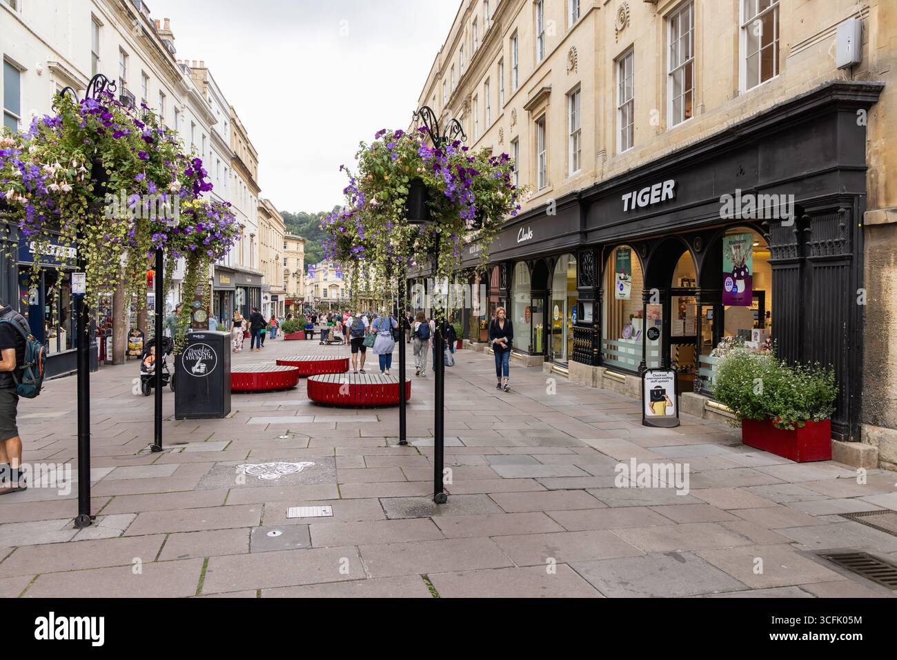 Union Street in Bath City centre. A Pedestrian zone filled with shops ...