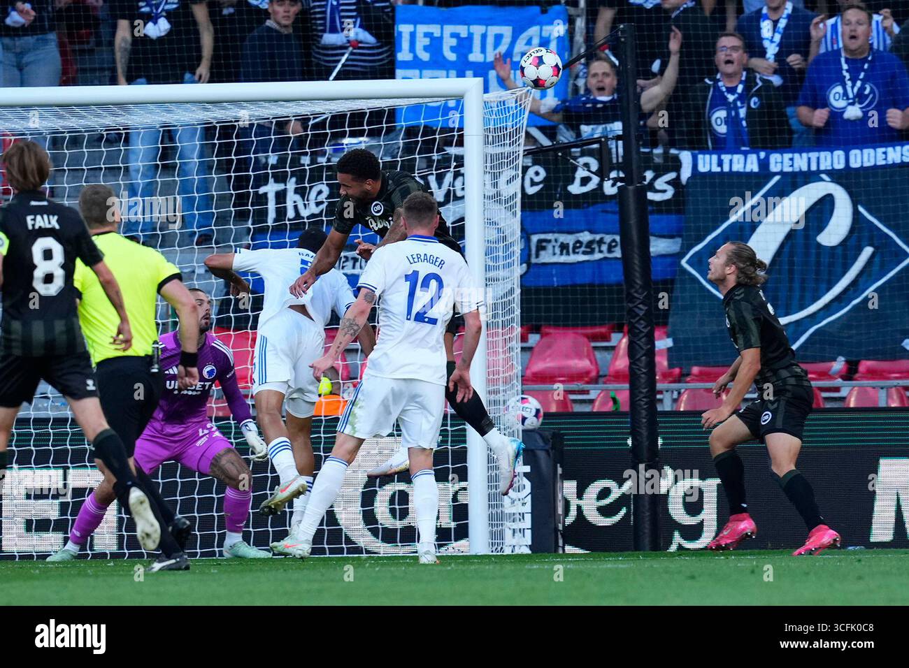 Superligakampen mellem FC Koebenhavn og OB i Parken loerdag den 23 ...