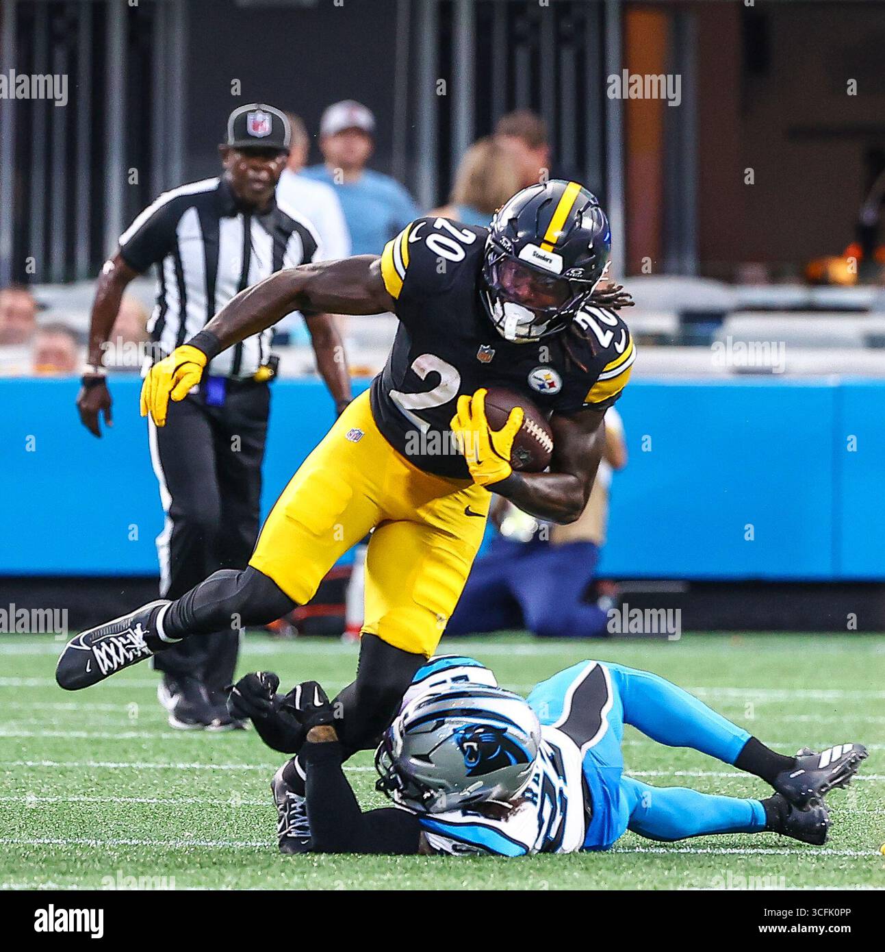 August 21, 2025: Steelers running back Kaleb Johnson (20) avoids tackle ...