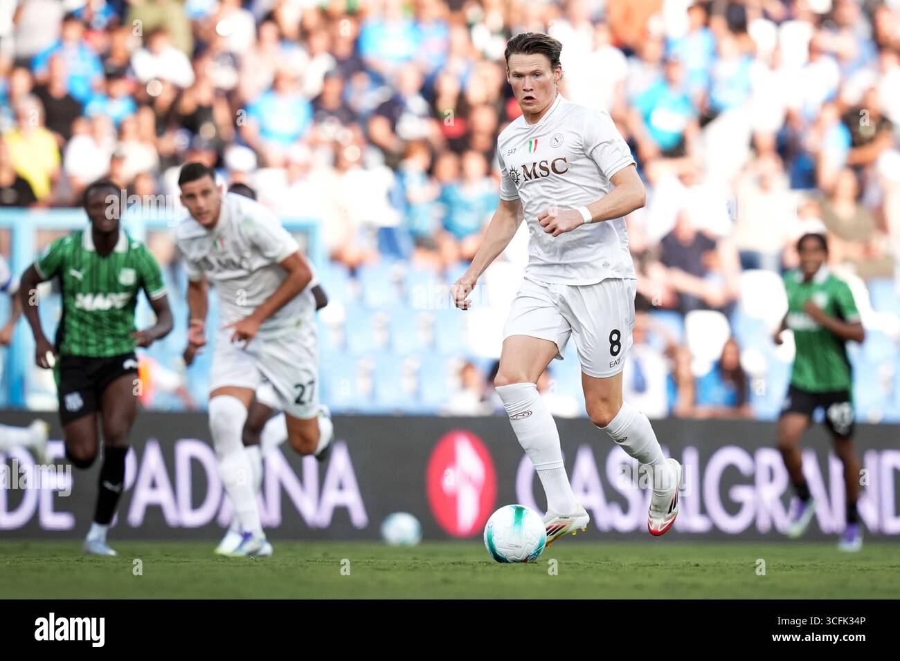 Napoli's Scott Mc Tominay in action during the Serie A soccer match ...