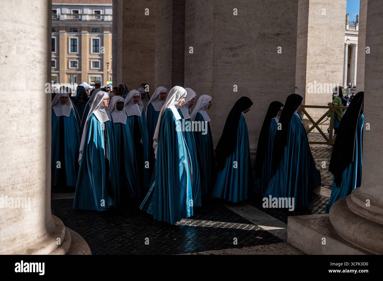 Daily Life in Vatican City Nuns dress as nuns at St Peters Square on ...