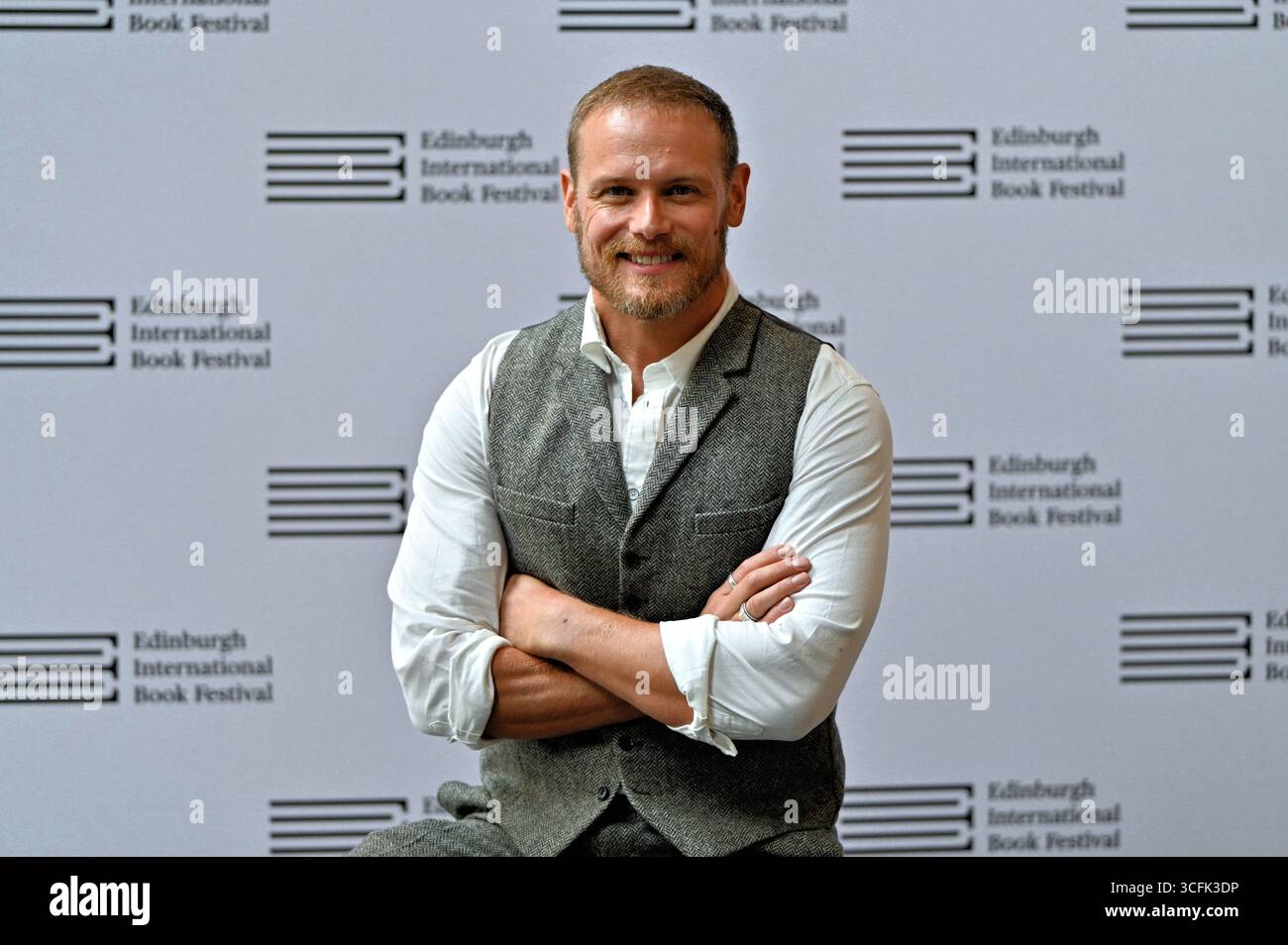 Jamie fraser in the drama series outlander hi-res stock photography and ...