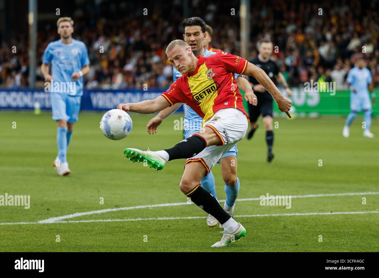DEVENTER - Joris Kramer of Go Ahead Eagles during the Dutch Eredivisie ...