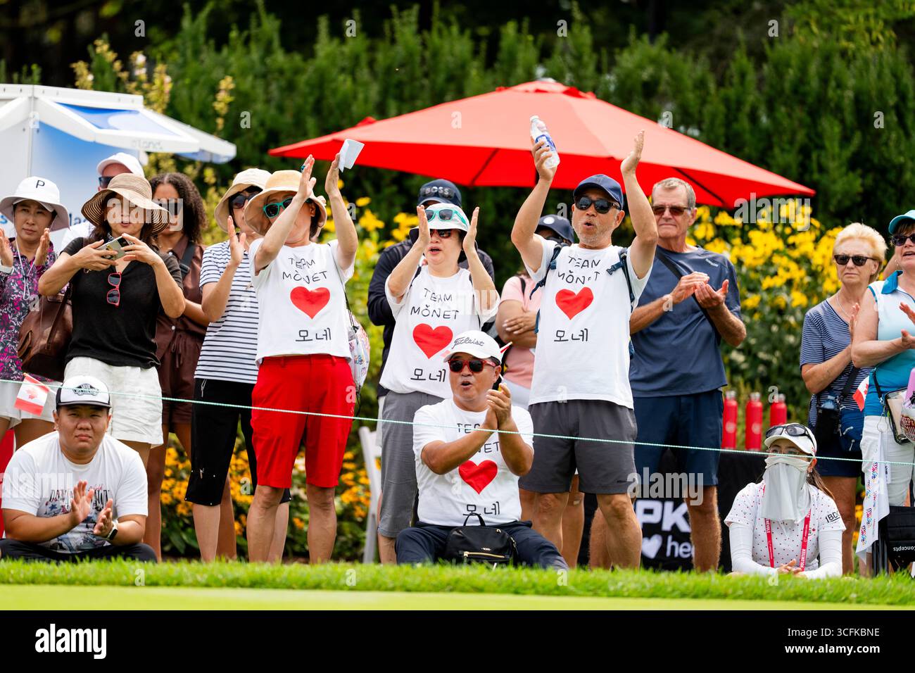 Fans of Monet Chun cheer on the first hole during the third round of ...