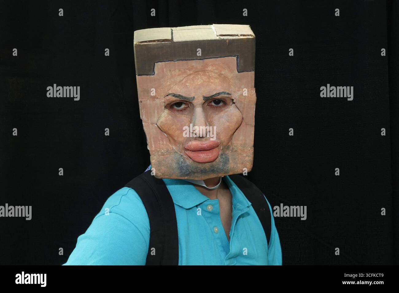 Cosplayer Giayo from Arizona dresses as Steve from Minecraft at the ...