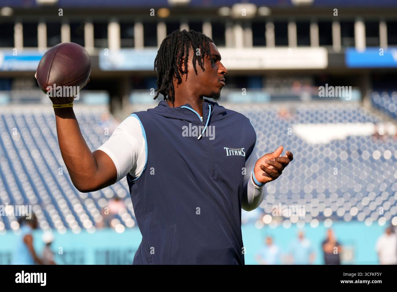 Tennessee Titans quarterback Cam Ward (1) throws before a preseason NFL ...