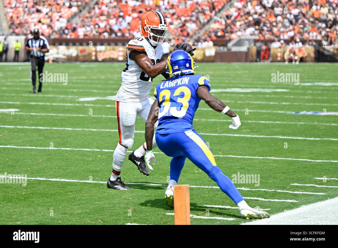 Cleveland Browns wide receiver Jamari Thrash (80) makes a catch against ...