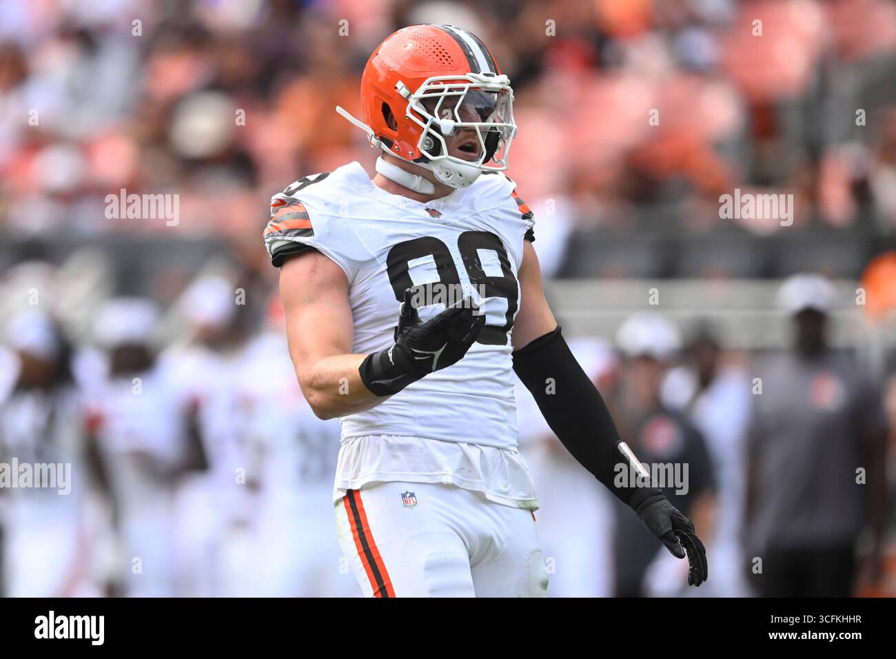 Cleveland Browns defensive end Cameron Thomas (99) celebrates after a ...