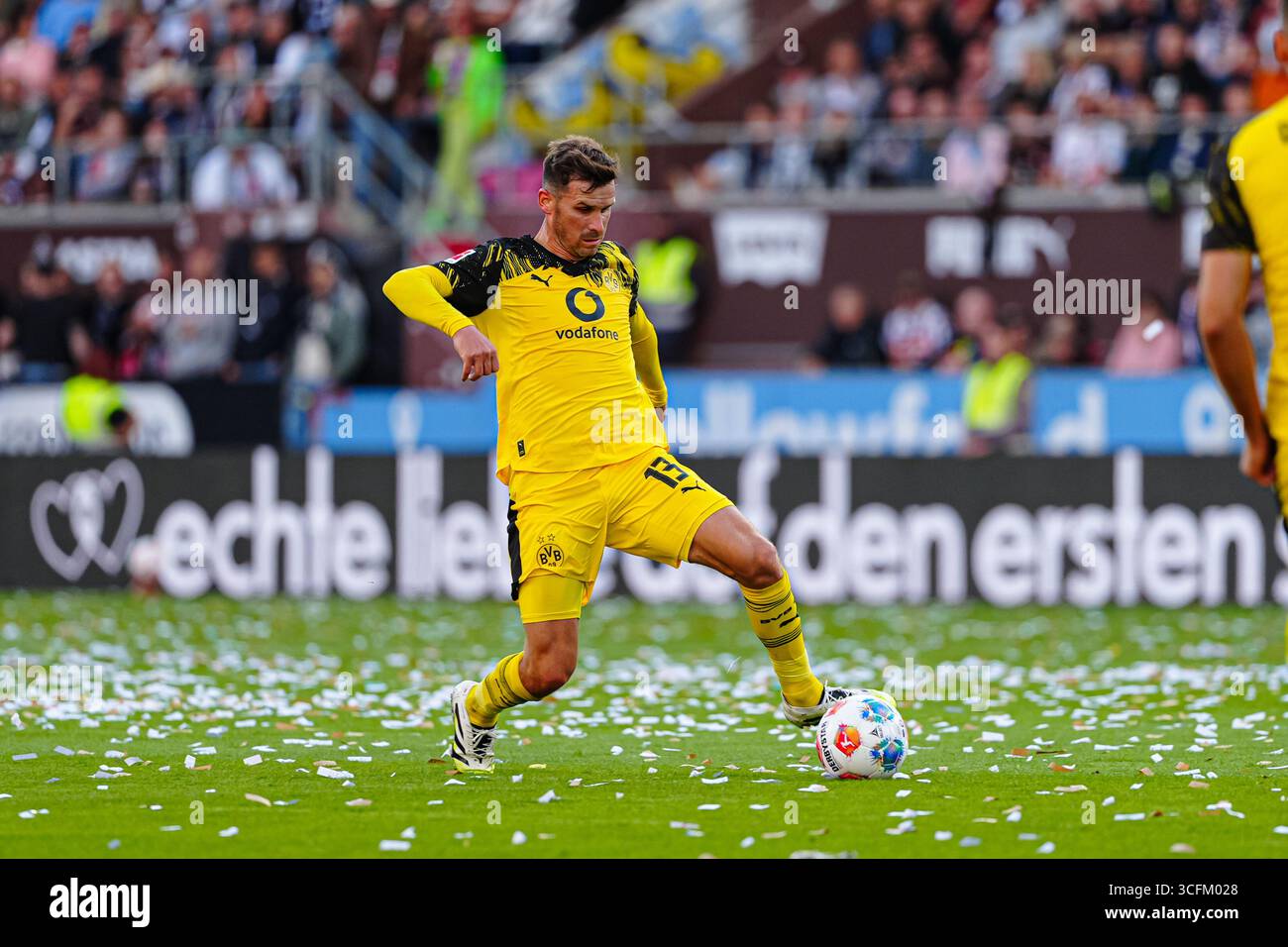 Pascal Gross (Borussia Dortmund, #13) GER, FC St. Pauli vs. Borussia ...