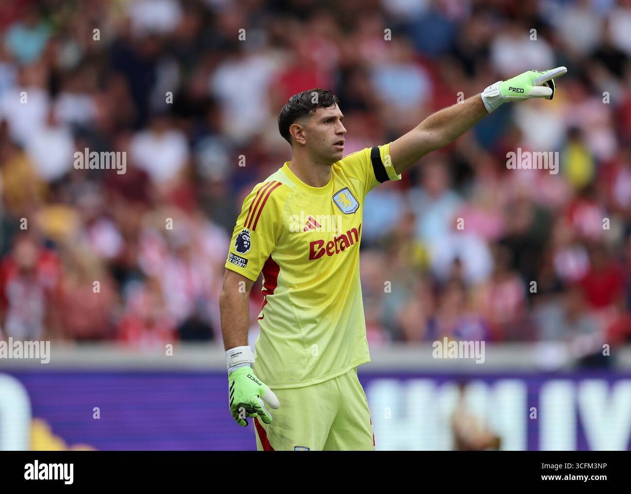Emiliano martinez goalkeeper of aston villa hi-res stock photography ...