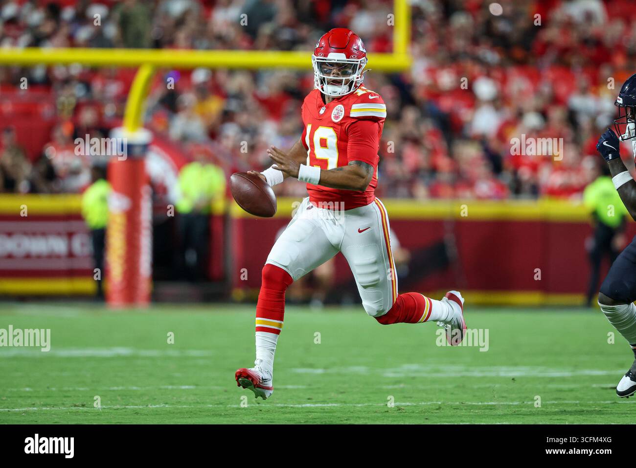 August 22, 2025: Kansas City Chiefs quarterback Chris Oladokun (19 ...