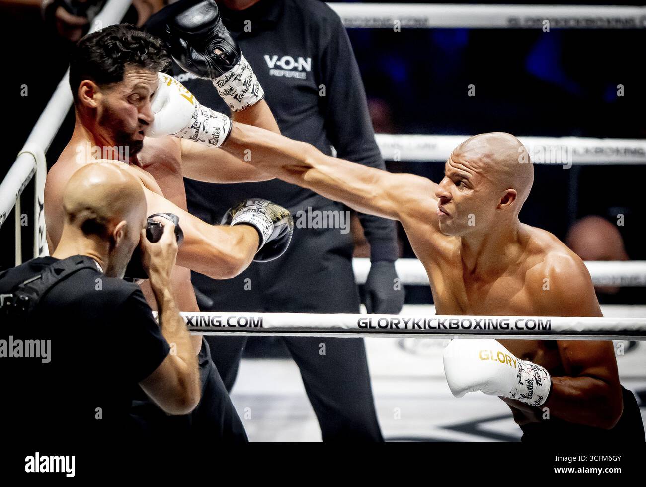 ROTTERDAM - Levi Rigters in action against Jamal Ben Saddik during the ...